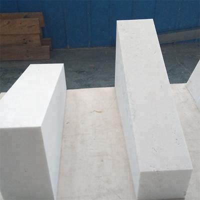Cina Blocco di mattoni di zirconia-corindono personalizzato per forno di vetro con contenuto di CrO da 0,1-0,3% in vendita