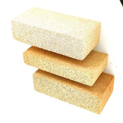 China Max 1350 Low Density High Alumina Poly Ball Insulation Refractory Brick for Ceramic Tunnel and Shuttle Kilns for sale