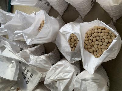 Cina Fornitura di materiale refrattario per l'industria siderurgica 0 Contenuto in crO % sfera ceramica di alluminio e bauxite calcinata in vendita