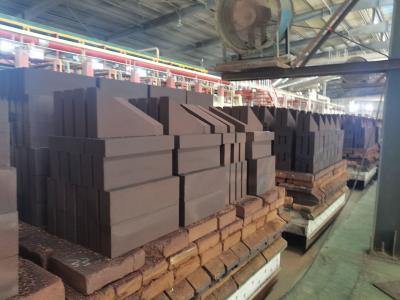 Cina Diversi tipi di mattoni di magnesia-cromo utilizzati nella fabbrica di acciaio come materia prima diretta in vendita
