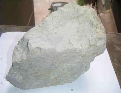 Cina 0.1-0.3% Contenuto di CrO Clinker di argilla di caolino calcinato bianco per mattoni di argilla in vendita