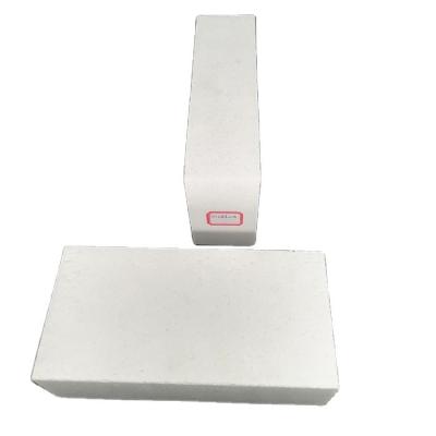 中国 98% Al2O3 含有 耐火性 シンタリング コーランダム レンガ 冷凍 粉砕 耐久性 90 MPa 販売のため