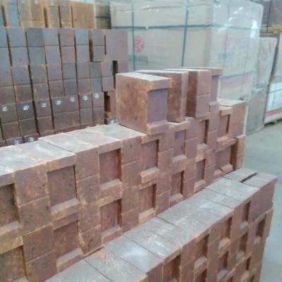 Cina Personalizzare le dimensioni del mattone per il fuoco in argilla per forni con contenuto di CaO in % in vendita
