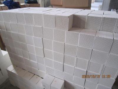 China Cordierite Mullite Ceramic Honeycomb Heat Storage Carrier with 80% Al2O3 Content for sale