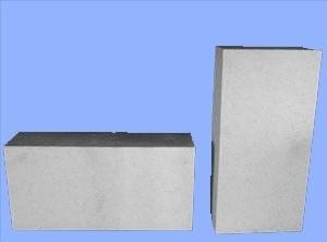 China Zircon-mullite vuurvaste baksteen met een bulkdichtheid van 3,2 g/cm3 voor industriële ovens Te koop