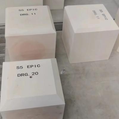 China Glasovensbrekendheid 2000° Blokkerende baksteen met gesmolten zirconiacorundummateriaal Te koop