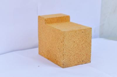 Cina Purezza mattoni di magnesia 2% contenuto di CaO La scelta perfetta per applicazioni refrattarie in vendita