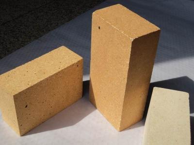 Cina mattoni di magnesia per forni di fusione dello zinco con contenuto di SiC pari all'1,2-1,4% e resistenza ottimale alla corrosione in vendita