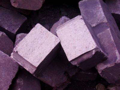 Cina 3.0g/cm3 Densità di massa mattoni refrattari Mag-cromo per forno di fusione del rame/forno di acciaio/EAF Contenuto di SiO2 0,3-15% in vendita