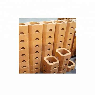 Cina Requisiti dei clienti Forno ad alta temperatura Refractory mattoni di magnesia con porosità apparente del 16-20% in vendita