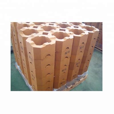 Cina 95% 97% 98% MGO mattoni di magnesia per il forno a densità di massa 3,02 g/cm3 e contenuto di CaO 3,0 per refrattario in vendita