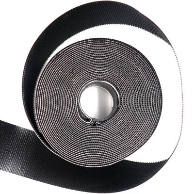 China Zwart en Wit Gegoten Klittenband Anti-Pilling Klittenband Handig Te koop