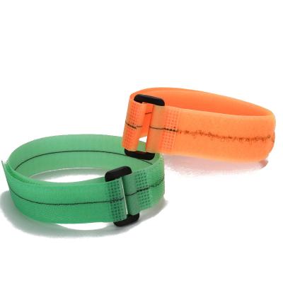 China Kleur Hook And Loop Cable Tie Plastic Anti Static 150mm Voor koptelefoon Kabel Te koop