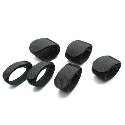 Cina Bianco e nero in forma di P, cavo, cuffia a gancio e anello, doppio lato, 12 mm in vendita