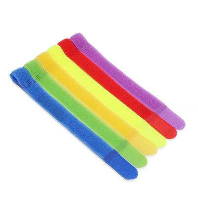 Cina Fascette per la gestione dei cavi personalizzate antiscivolo, fisse, leggere ed ecologiche in vendita