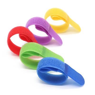 China Op maat gemaakte kabelbanden Anti-slip vaste lichtgewicht Eco-vriendelijk Te koop