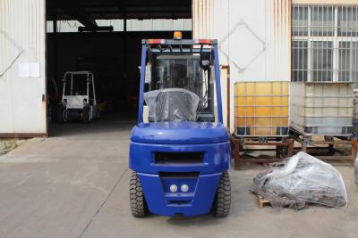 China 1.5T-3.5T Capacity Diesel Forklift Truck with Japan ISUZU Engine and Ergonomic Design for Material Handling for sale