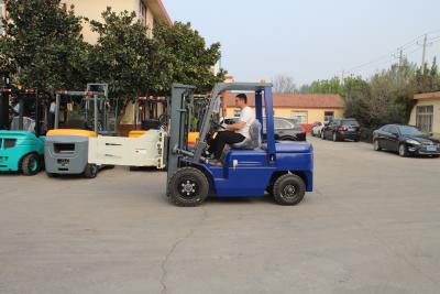 China 1.5T-3.5T Capacity Diesel Forklift Truck with Hydraulic Steering System and Boltless Unibody Design for sale