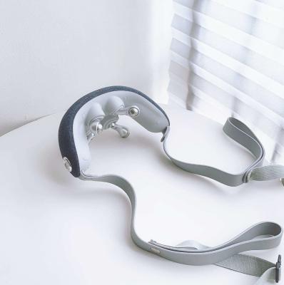Cina Massaggiatore elettrico per il collo e la spalla con calore e design portatile in vendita