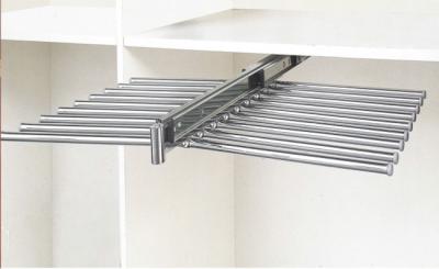 Cina La tavola da stiro guidante di piegatura installa in mobilia domestica regolabile allungabile del guardaroba in vendita