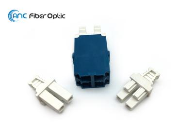 Cina A quattro fori accatastabile degli adattatori a fibra ottica del quadrato di LC nei colori dell'acqua di verde blu in vendita