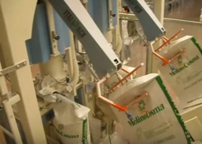 China Máquina de empacotamento pneumática de PVPE auto para o pó de enchimento em sacos da válvula à venda