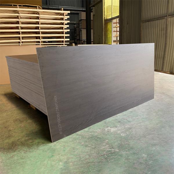Quality Low Shrinkage Hardwood Plywood Sheets 3mm To 25mm Thickness For Interior Decoration for sale
