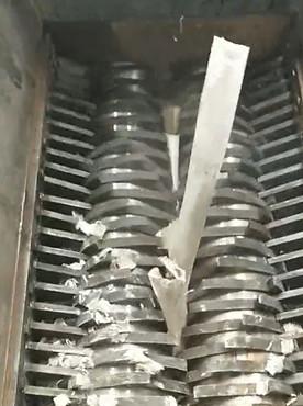 China Double shaft PVC pipe Shredder Machine or PVC pipe crusher machine Henan Ling Heng Machinery China for sale
