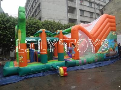 中国 夏のヤシの木ポリ塩化ビニールの女の子のヤードのゲームのための膨脹可能な障害物コース 販売のため