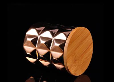 Cina Superficie placcante ceramica del supporto di candela del modello del diamante con il coperchio di legno in vendita
