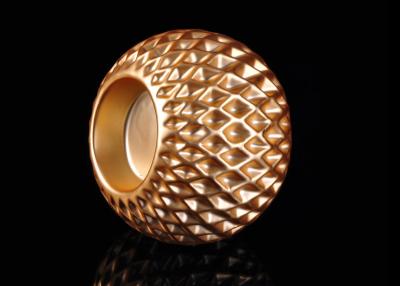 Cina Supporto di candela placcante di Tealight di effetto di progettazione del favo fatto da ceramico in vendita