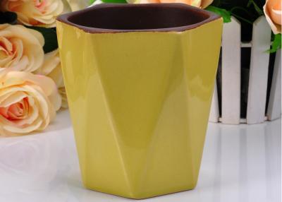 Cina Colore ceramico contemporaneo del supporto di candela di giallo di forma di esagono lustrato per la cera profumata in vendita
