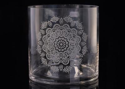 China De aangepaste kruik van de het glaskaars van de embleemlaser gegraveerde bloem voor huisdecoratie Te koop