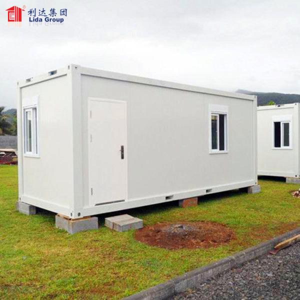 Quality 2.0KN/M2 0.5KN/M2 Prefabricated Container House 18mm Flat Pack Container Homes for sale