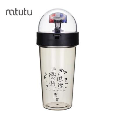 Chine Bouteilles d'eau créatives inférieures épaissies de Mtutu de match de basket à vendre