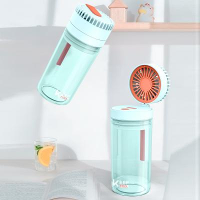 Cina Bottiglie di acqua portatili di plastica con il vento differente di velocità del fan 3 in vendita