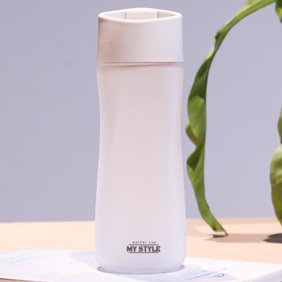 Cina Bottiglie dinamiche a spirale di Matte Texture Plastic Portable Water di forma in vendita
