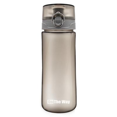 Cina Matte Texture Plastic Portable Water imbottiglia con 450ml la capacità 15OZ in vendita