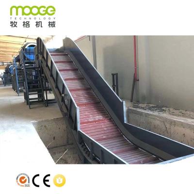 Cina Nastro trasportatore modulare di gomma per la macchina di riciclaggio di plastica 800mm in vendita