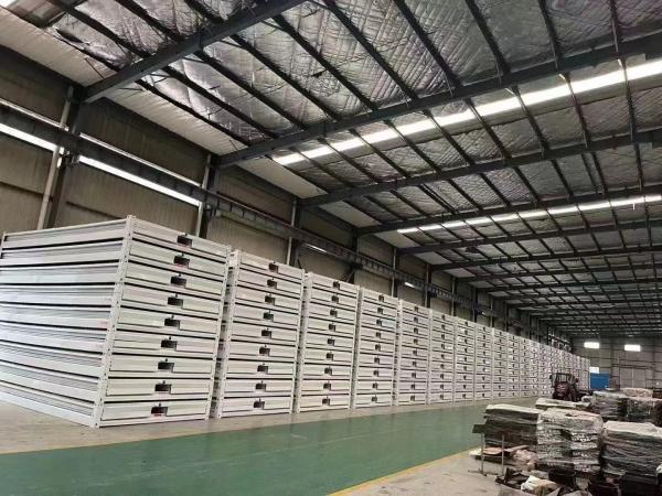Quality Aluminum Window Z Type Flat Pack Folding Container House for Versatile for sale