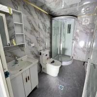 China Foldable Double-winged Container House with MGO Board Floor and Online Technical Support for sale