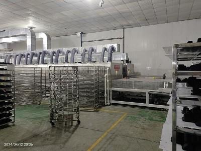 Cina Apparecchiature di asciugatura a vuoto a microonde di capacità da 1 a 10 T/h con tasso di riduzione dell'acqua del 95% in vendita