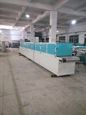 China Machine van de dikte de Beschermende UVdeklaag/Uv Genezende Machine W1300mm 6mm Te koop