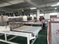 China OSMANUV Microwave Vacuum Dryer System - 1-10T/h Capacity, 30-50KW Power, PLC Control for Pharmaceutical & Food Processing for sale