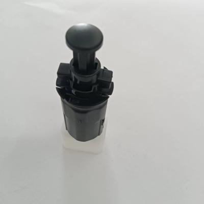 Cina 1978-1984 Interruttore di luci di arresto del freno per OPEL Movano Vivaro RENAULT Kangoo Clio 7700414988 Dimensione standard in vendita