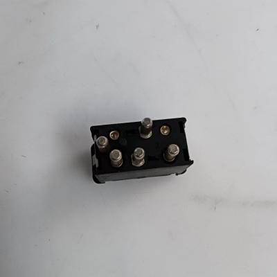 Cina Interruttore di finestra elettrico nero compatibile per Tucson 2010-2015 OEM NO 93581-2S000 in vendita