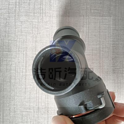 Cina Connessione del tubo di raffreddamento del motore a 3 vie per JETTA 1.8 2.0 CC Passat TT A3 1K0122291AE in vendita
