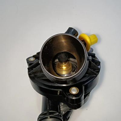 Cina Assemblaggio del termostato del carburante del motore per BMW X6 Anno 2006-2013 Metallo di plastica in vendita