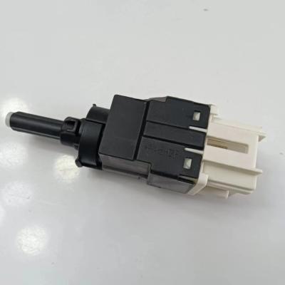 China Renault 25320-6170R Brake Pedal Light Stop Lamp Switch for Fixing/Repairing/Replacing for sale