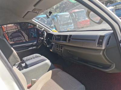 中国 94kwはステアリング バス高い屋根を残っていたより高いバス15seats Hiaceディーゼル機関を使用した 販売のため